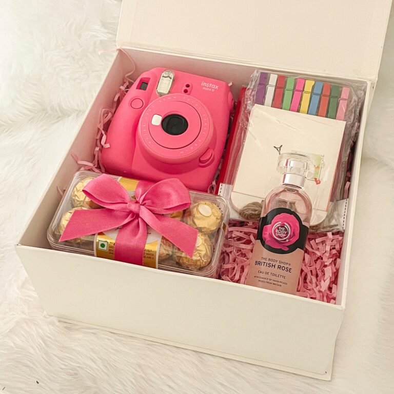 Unique Anniversary Gifts For Her | Romantic Online Gift Box